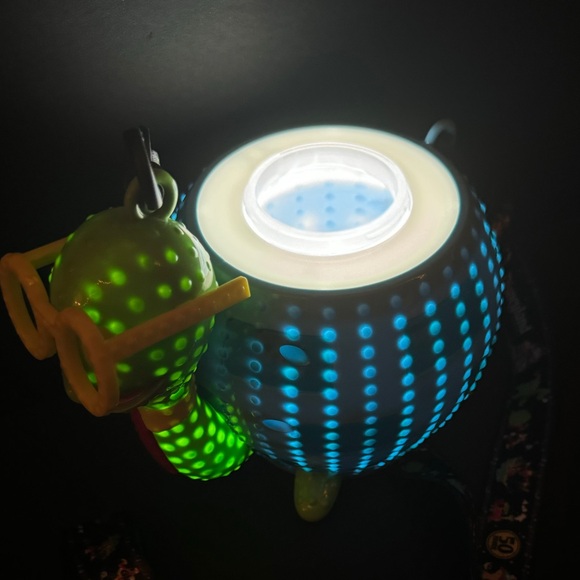 Disney | Other | Disneyland Main Street Electrical Parade Light Up ...